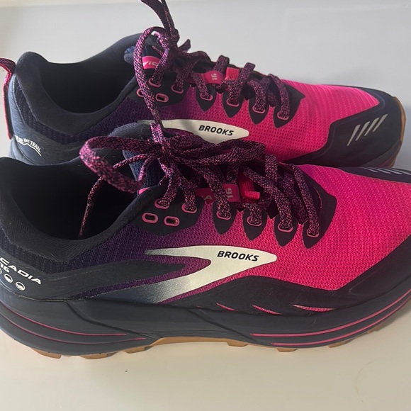 Brooks | Shoes | Like New Perfect Brooks Womens Pink And Black Trail ...
